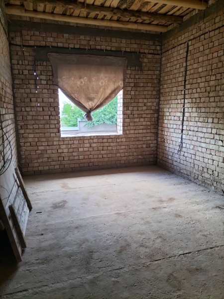 Sabzavot mahaladan 2.5 km ichkarida