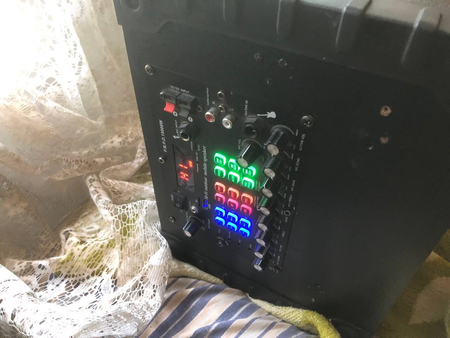 Колонка портативная 20w на акамуляторе подключением микрофона и гитары