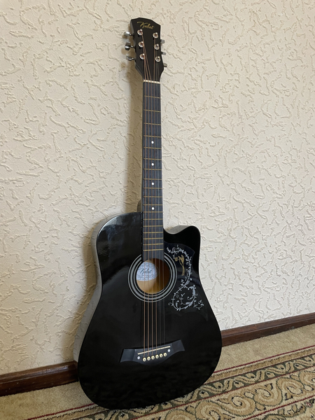 Gitara sotiladi 39 razmer
