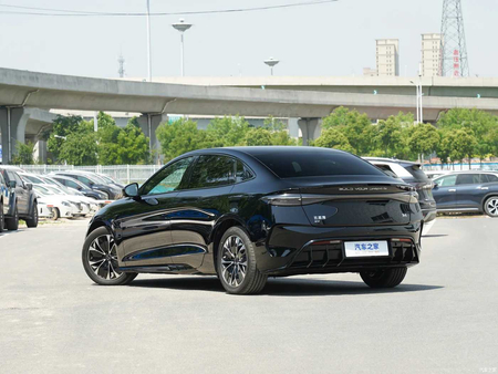 BYD Seal sport car . спортивный автомобилъ 700 km
