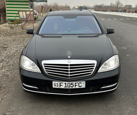 Mersedes W221 original Japan Carlsson 
God 2006