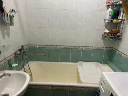 Срочно Продаётся 3 комнатная квартира Академ городок. Франция