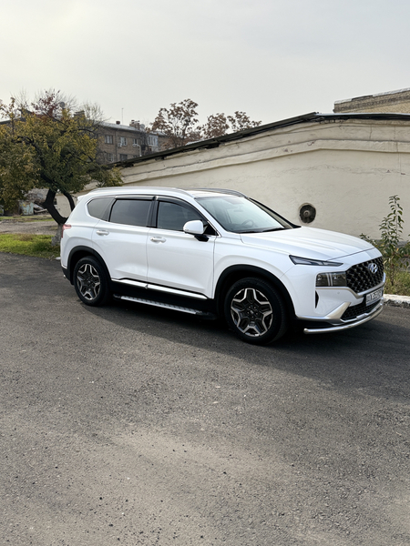 Hyundai Santa fe 2022г  пробег 20.000
