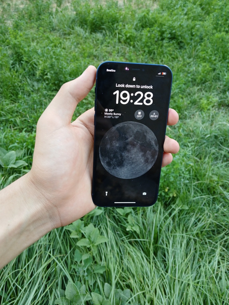 Iphone 12 sotiladi
