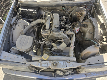 На запчасти  по запчастями мерс merc  mercedes  W123  E 200