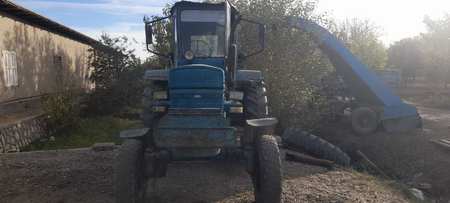 Traktor 28 sotiladi
