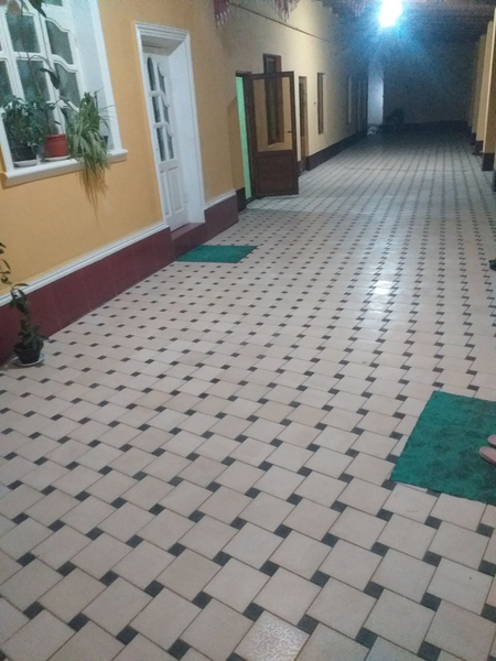 Uy sotiladi manzil kamandi  yuli qabristondan kirishga chapdan 5 kocha