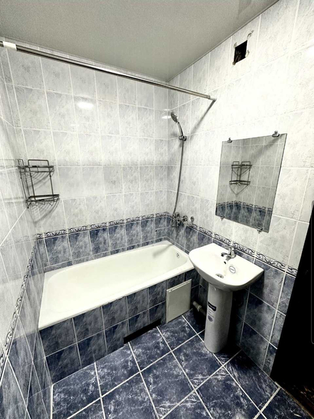 (К125456) Продается 2-х комнатная квартира в Шайхантахурском районе.