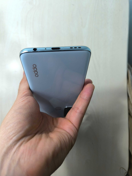 Продам телефон в очень хорошем состоянии Oppo reno 5A