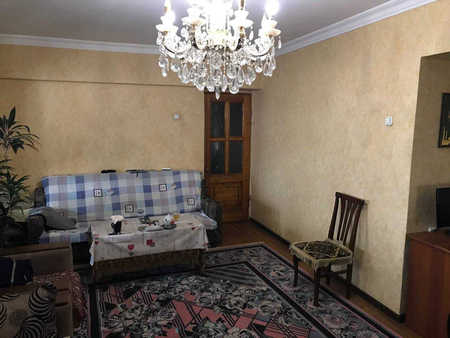 квартира за ГУМмом 7ми  этажка Чорсу