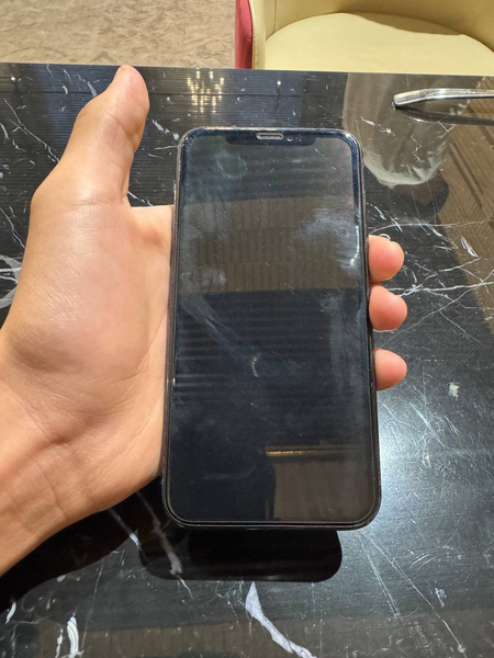 IPhone 11 pro sotiladi