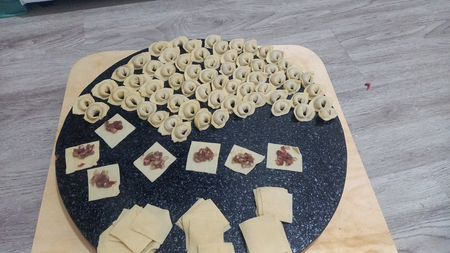 Чучвара , мол гуштидан манти, картошкали йоки гуштли барак