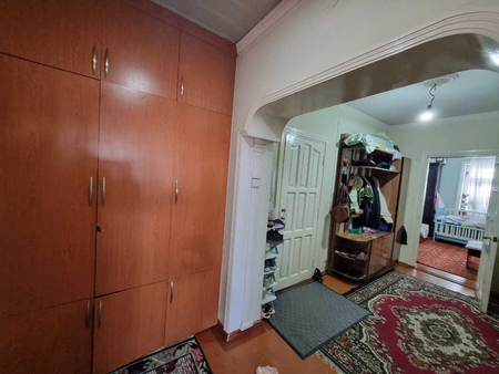 Срочно Продаю квартиру на Шахристанской 3 ком перед в 4 ком. 7/9