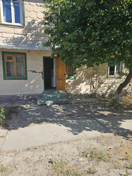 Срочно продаётся своя квартира Сергели спутник 6  2х комнатная Деревяш