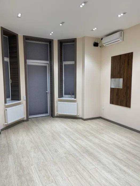 Аренда офис 50м2 вдоль дороги ориентир Фёдорович клиника