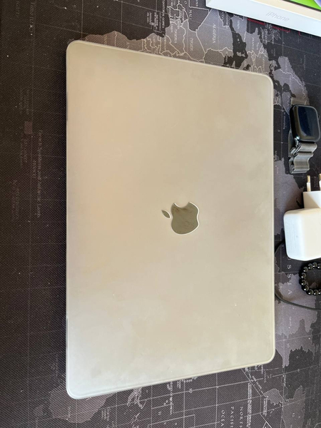 MacBook sotiladi