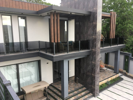 Новая  уютная евро дача  Royal  House  около  бочке