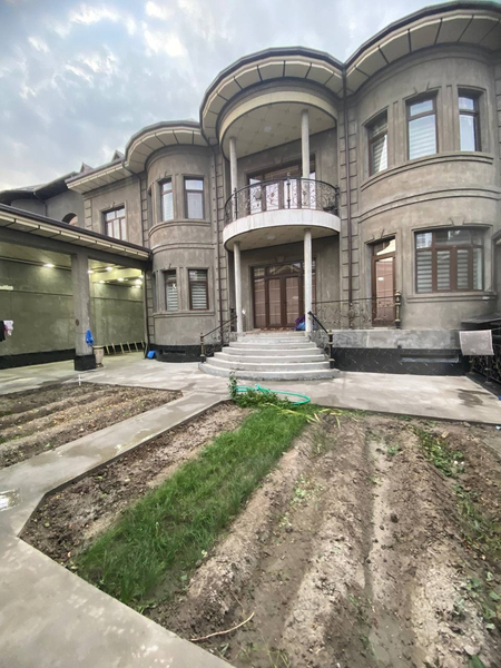 Участок, 2 этажа, 12 комнат, Шокир Арик, 4 Станция метро