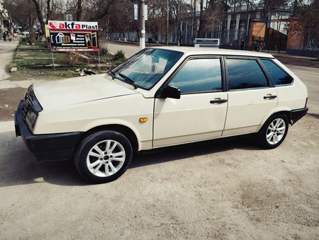 Lada 2109 Srochno sotiladi