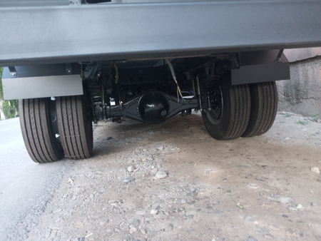Aftobusni isuzu qikingan