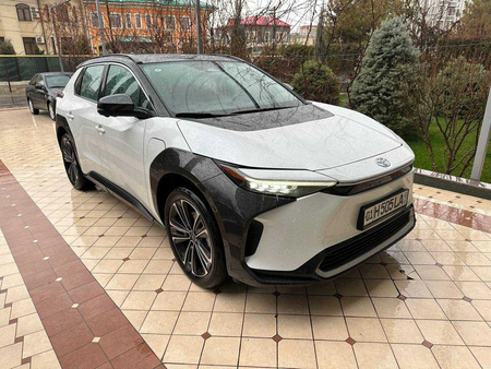 Срочно Продаётся Toyota BZ4X