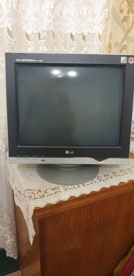 Монитор LG FLATRON в отличном состоянии