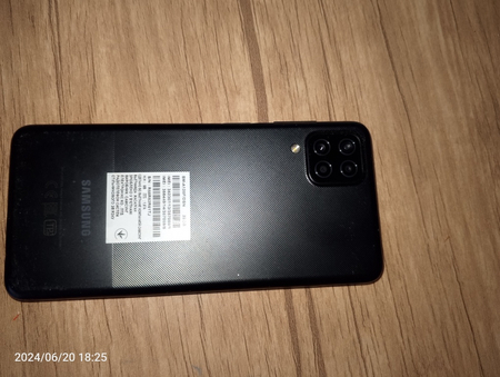 Телефон Samsung A12