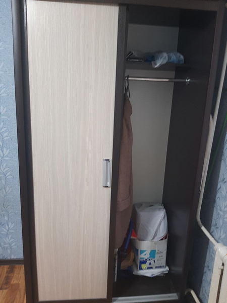 Продается шкаф и рабочий стол и стул