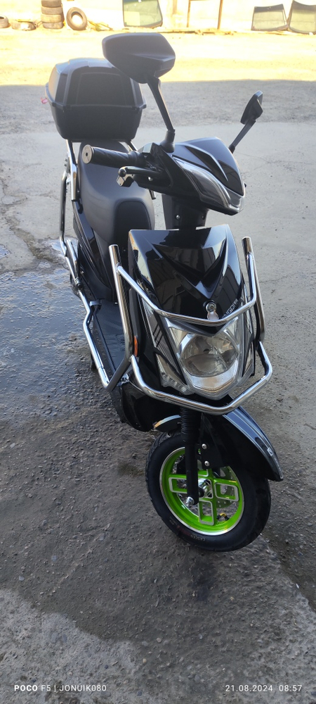 Arora attak 5. Elektro skuter 5 ta akamulyatorlik. Tezligi 50 kmh.