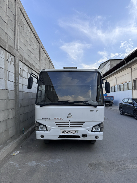 Автобус isuzu