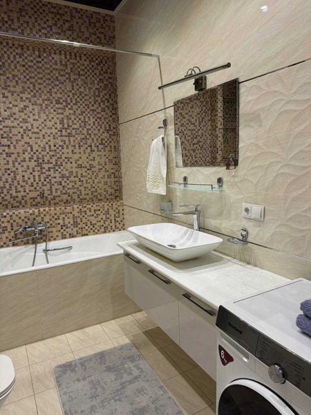Срочно сдается 3/4/7 квартира 120 м²  Ор-р: Посольство Франции   (ХМЕ)