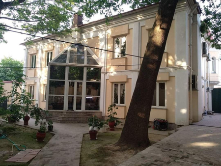 Дом под офис (720 кв.м), метро Буюк Ипак Йули...