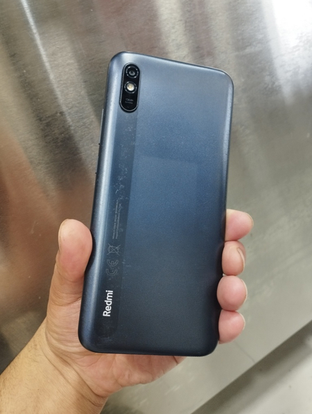Redmi sotiladi srochniy