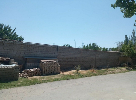 Yengi 16 yilik maxalada 6 sotik quruq yr sotiladi