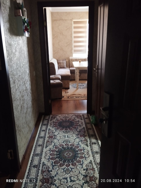 Samarqanddarvoza. Uch lola. 1/12/12. 40m2