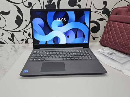ПРОДАМ Lenovo V15 G4 AMN Ноутбук Ryzen™3-7320U/8GB/256SSD/15.6