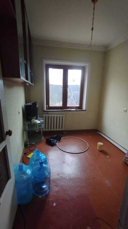Срочно!Шайхантахур. Гулободда 4 хонали хонадон 2- каватда  сотилади.