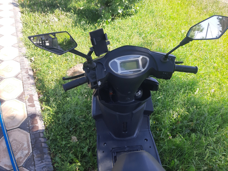 Benzinli skuter sotiladi 125 kup