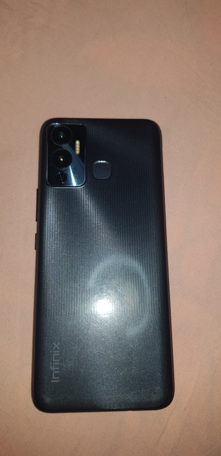 Infinix not 12 pley telefon sotiladi xolati narmalni