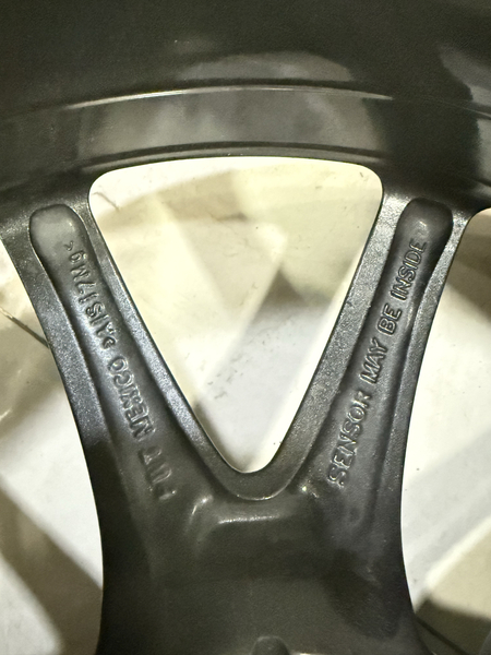 диски и калпак Tesla model 3
