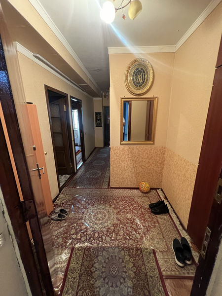 Chorsu Qoratoshda 4 xonali uy sotiladi