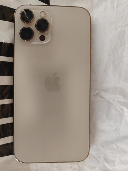 Продаю iPhone 12 pro max 256