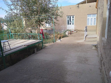 Dala hovli sotiladi