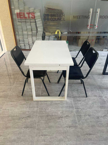 Parta va stul sotiladi!
