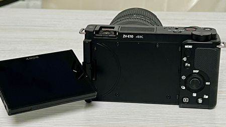 Камера Sony ZV e-10, объектив sigma 18-50 f 2,8 DC DN