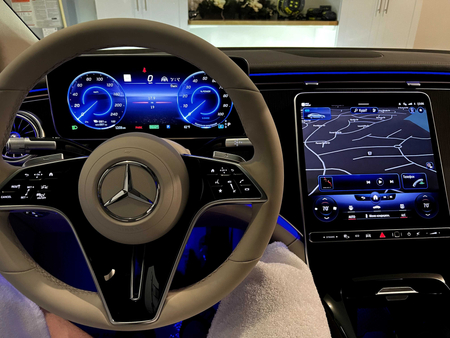 Mercedes EQS 450+ Plus 333 л.с. / 245 кВт / Электро Запас хода 700 км