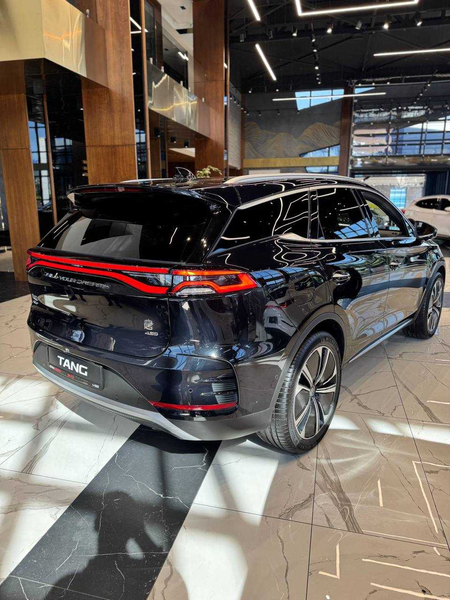 BYD Tang  Gibrid 7 Kishilik  Naxd va Kredit bor