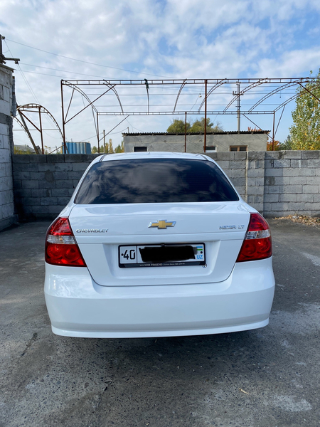 Nexia 3 oq rangda yili 2018 yurgani 135000