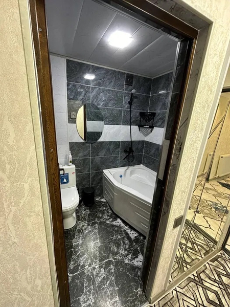 Продаётся отличная квартира самом в центре г. Чирчика Троицкий 2х ком!