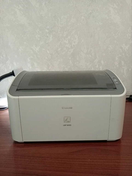 Canon LBP2900 printer sotiladi.